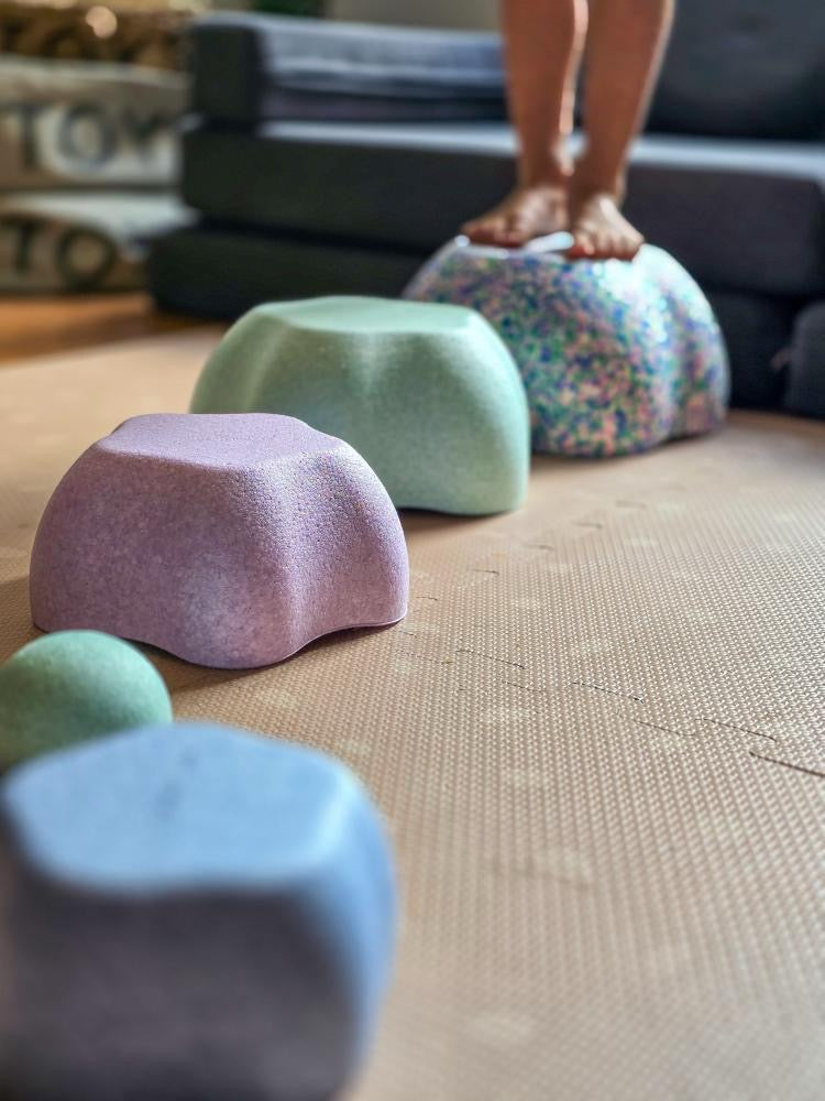 Nesting Stones – tiny tree toys