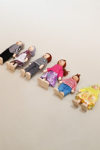 Wooden Family set – tiny tree toys